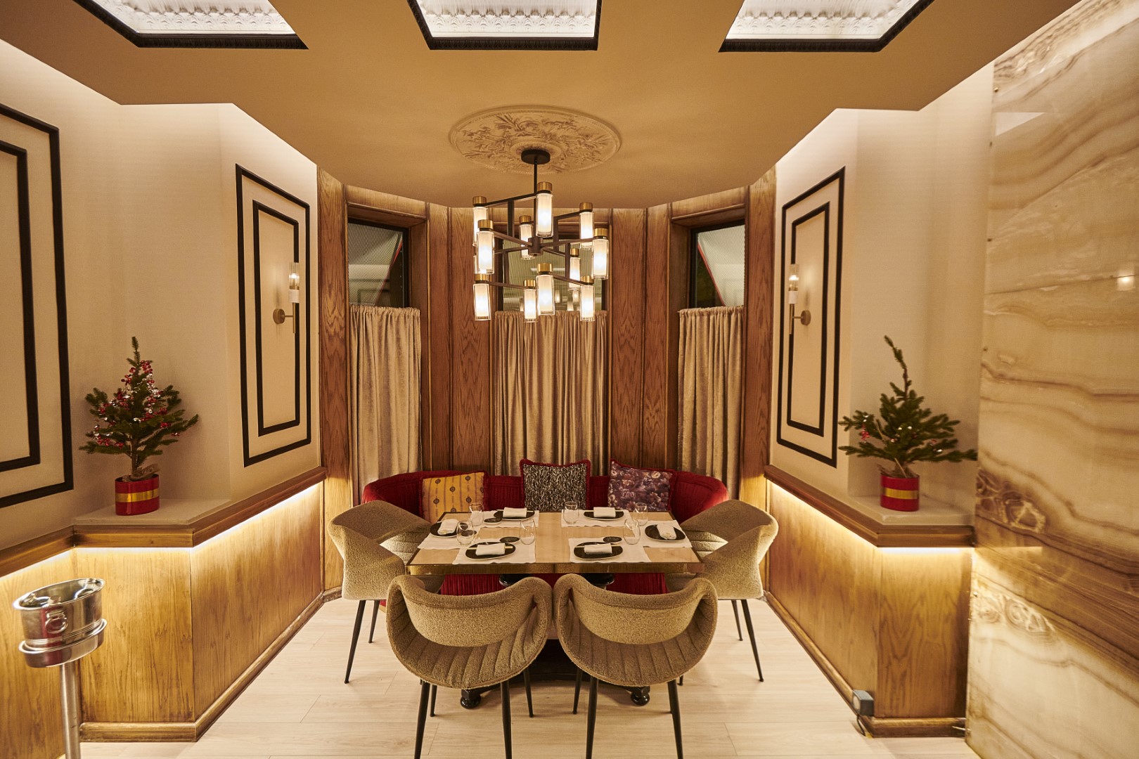 ABOUT – Cash Restaurant